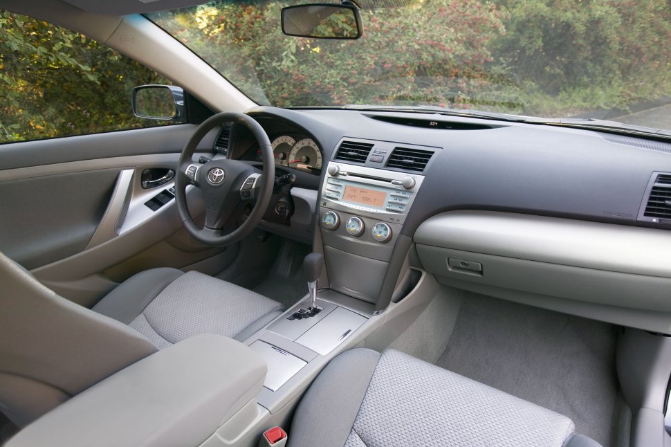 Toyota Camry technical specifications and fuel economy